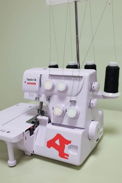 Overlock maskiner - TONJE STOFF & SYMASKINER AS - broderimaskiner og ...